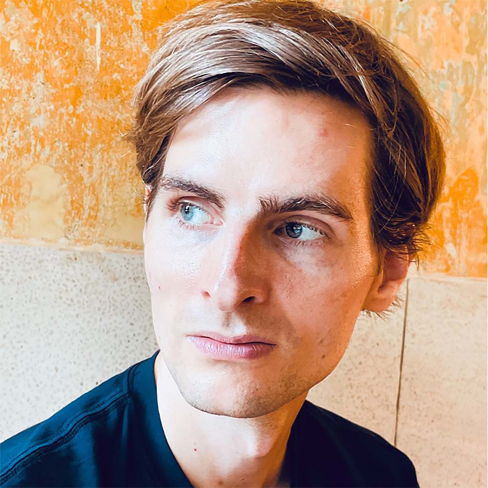 Dr. Arvid Bell